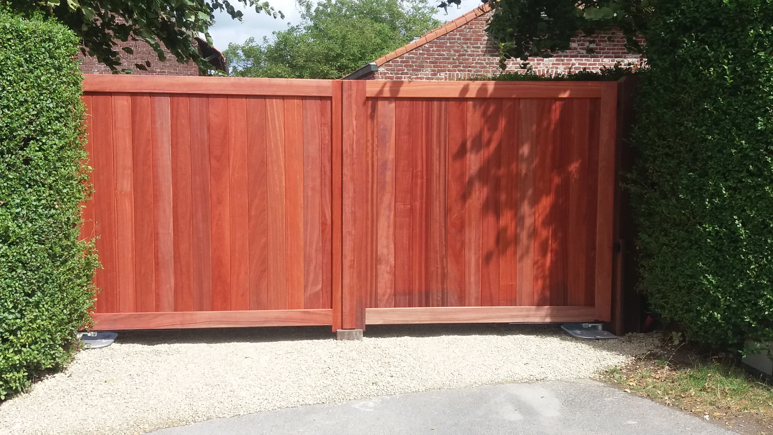 Padoek houten poort - Realisaties - SDC poorten